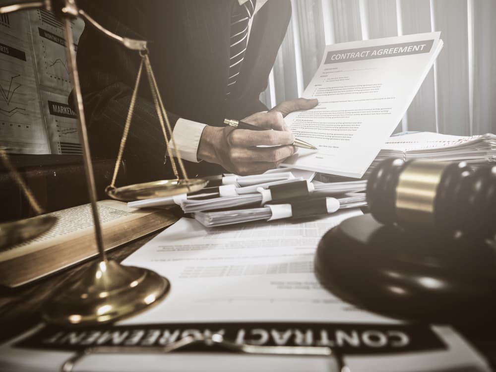 The Difference Between a Contingency Fee and a Retainer